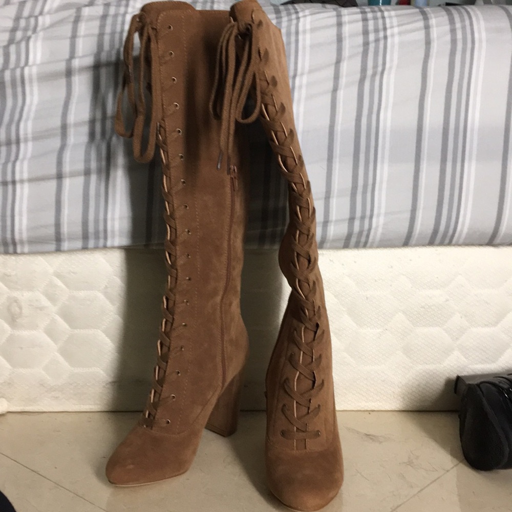 Cute Knee High Lace Up Boots - Gem